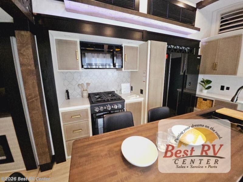 2025 Forest River Wildwood Heritage Glen ROOST43 RV for Sale in Turlock ...