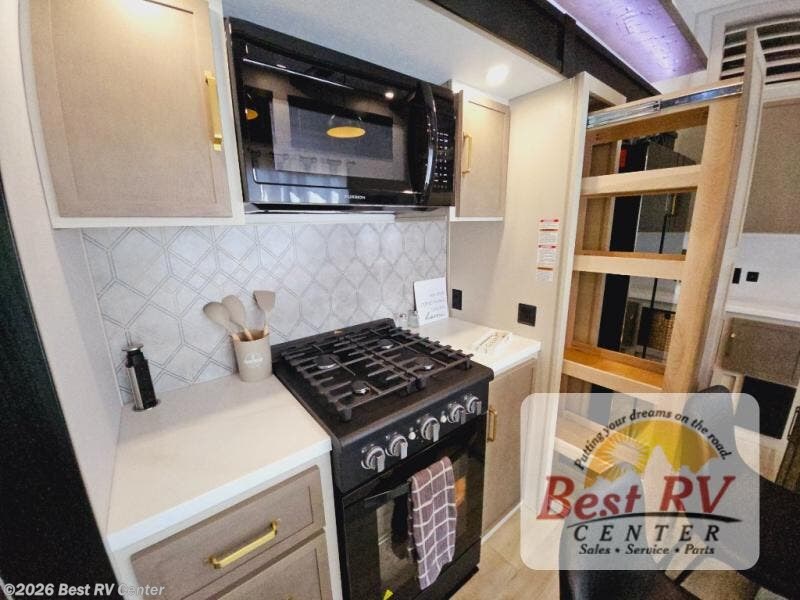 2025 Forest River Wildwood Heritage Glen ROOST43 RV for Sale in Turlock ...