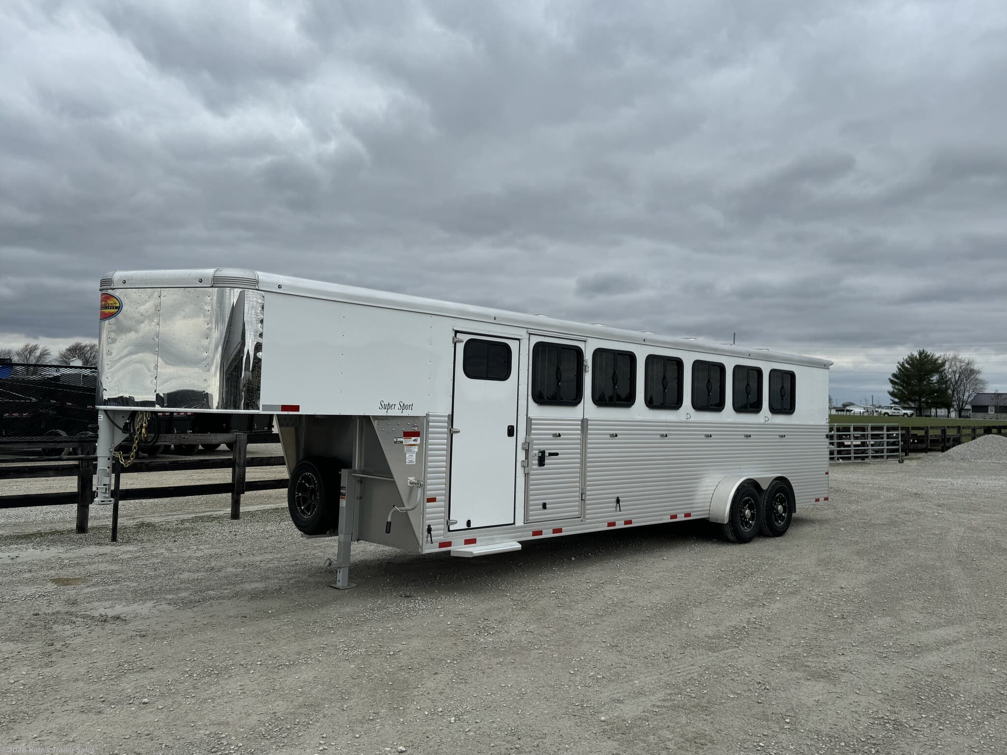 2025 Sundowner Super Sport 6 Horse Slant Horse Trailer