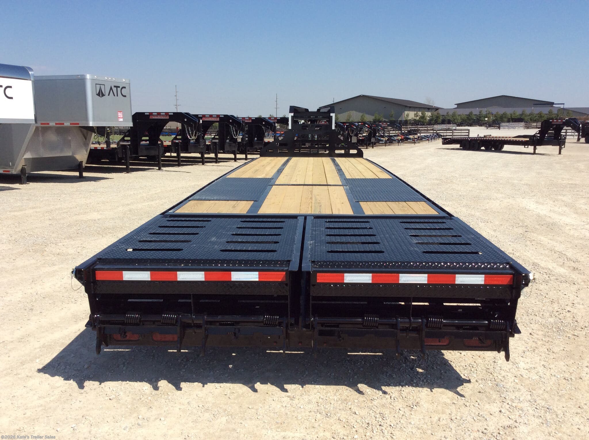 2025 Midsota FB 102X32' Gooseneck Trailer Twin Jumbo Ramps