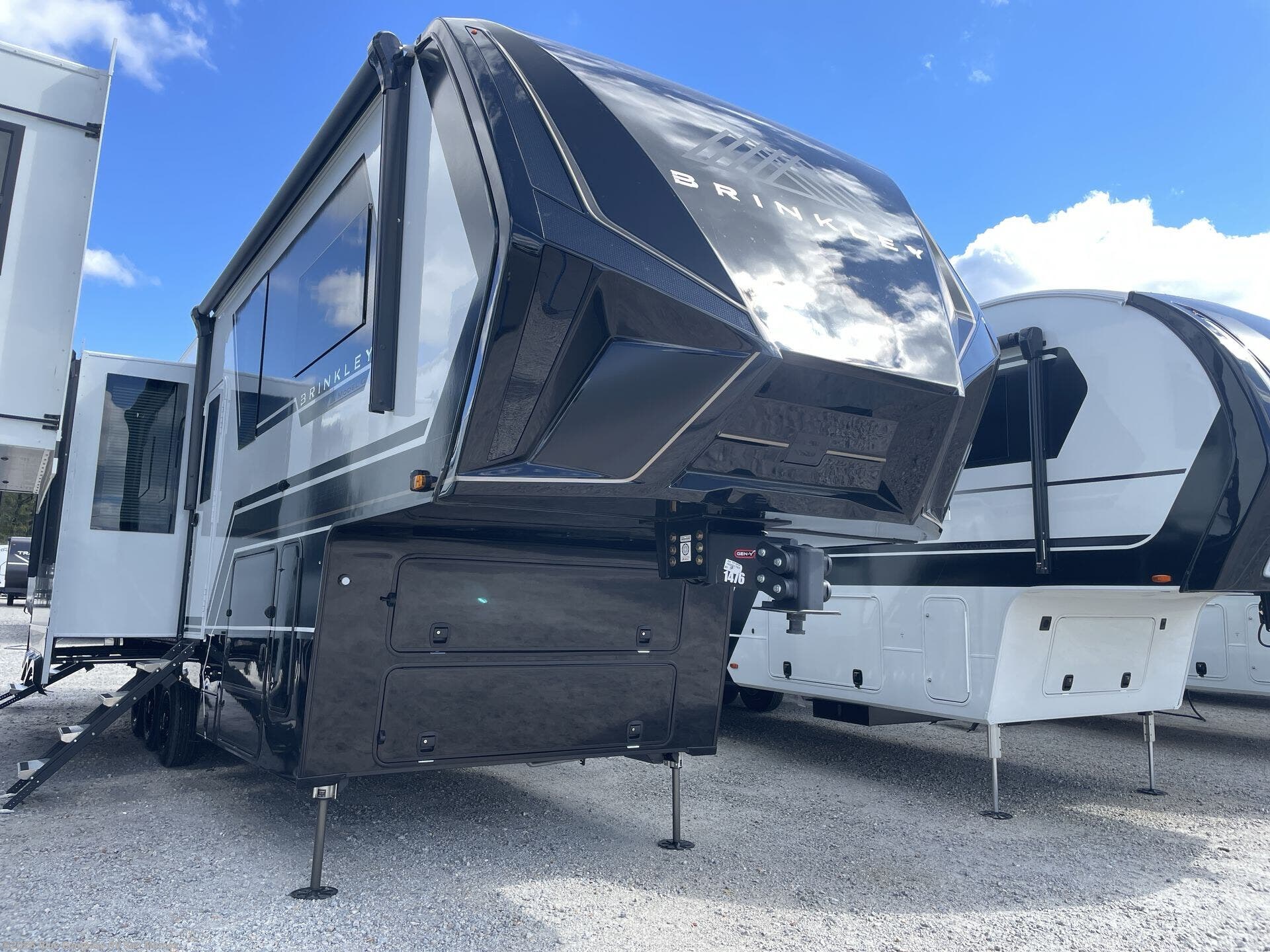 2025 Brinkley RV Model Z 3250 RV for Sale in San Marcos, CA 92069 ...