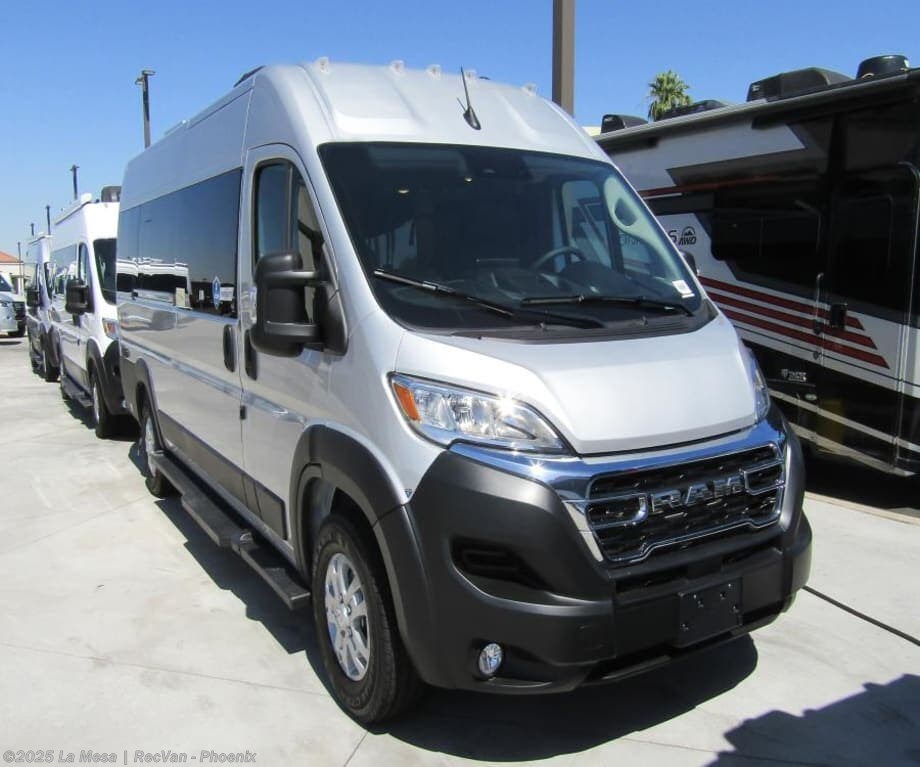 2025 Thor Motor Coach Dazzle 2LB RV for Sale in Phoenix, AZ 85035 | VN202563 | RVUSA.com Classifieds