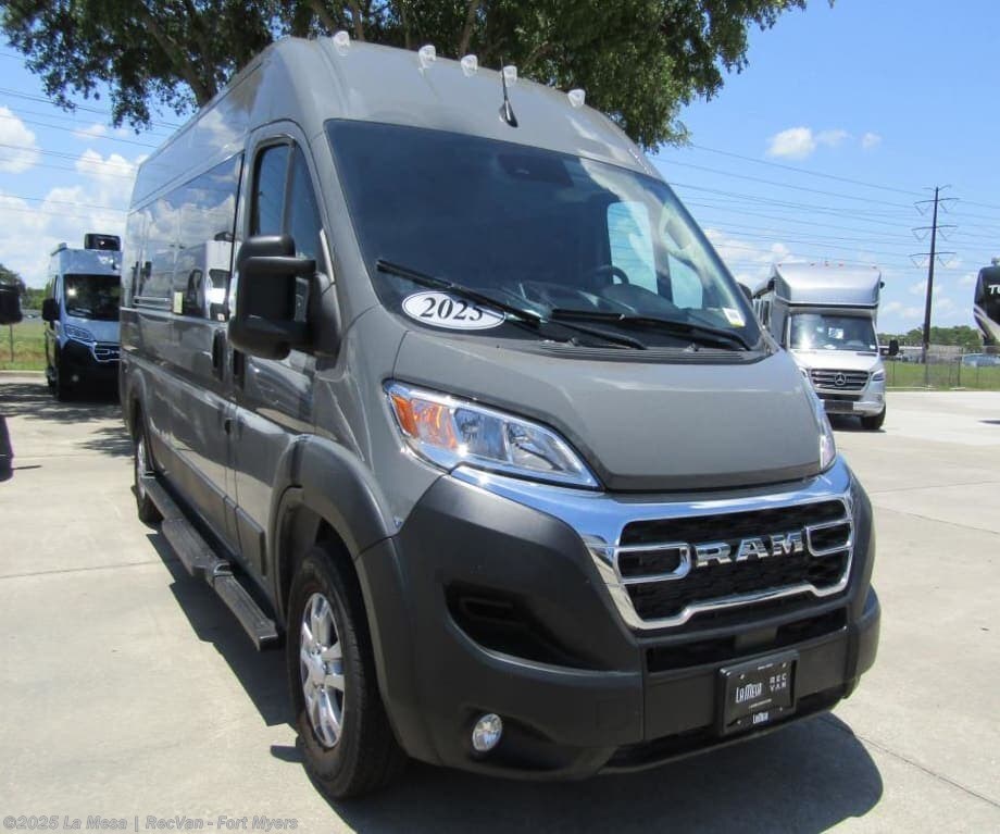 2025 Thor Motor Coach Dazzle 2LB RV for Sale in Fort Myers, FL 33905 | FN203370 | RVUSA.com ...