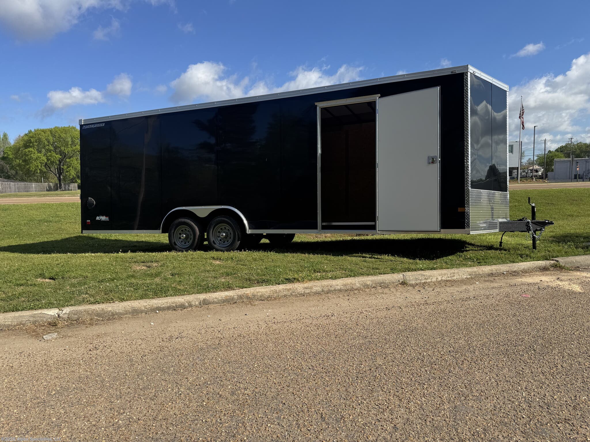 8x24 Cargo Trailer for sale | New Wells Cargo 8.5X24 Enclosed Cargo ...