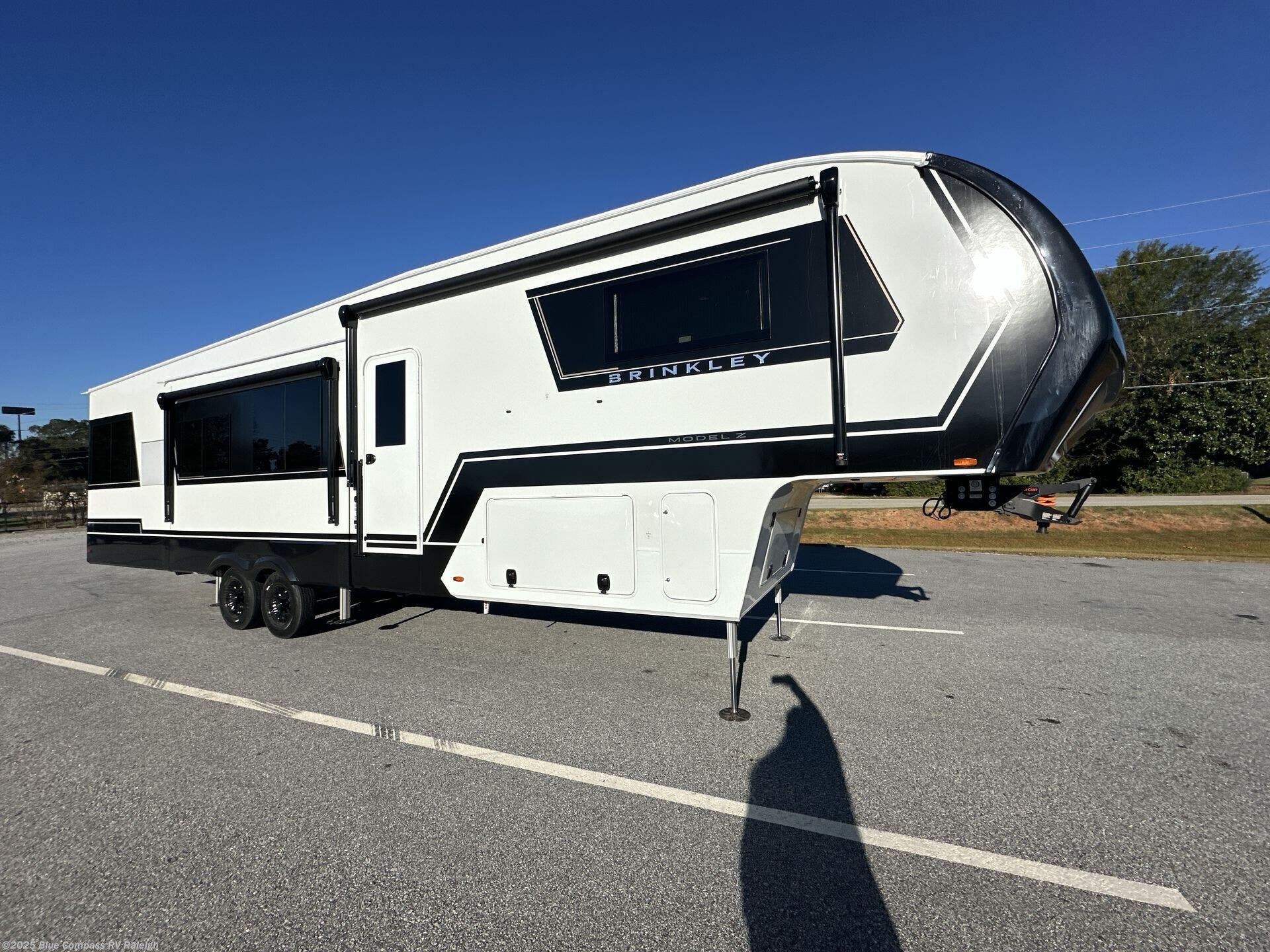 2025 Brinkley RV Model Z 3515 RV for Sale in Raleigh, NC 27610 | T100760 | RVUSA.com Classifieds