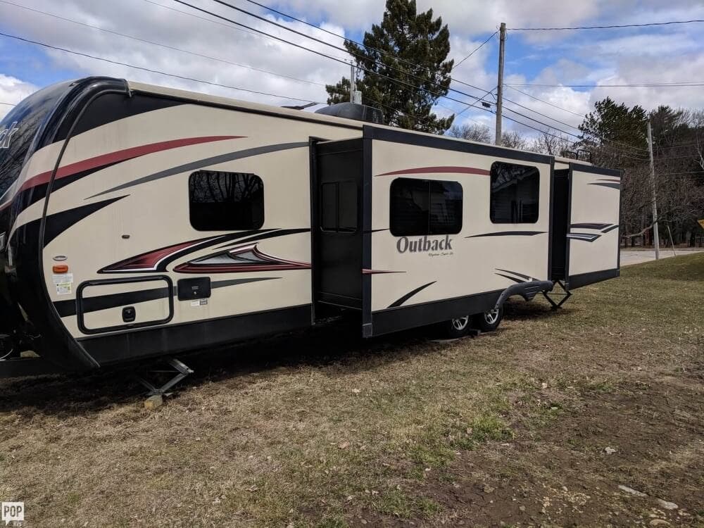 2015 Keystone Outback Super-Lite 312BH RV for Sale in Mineral Point, WI ...