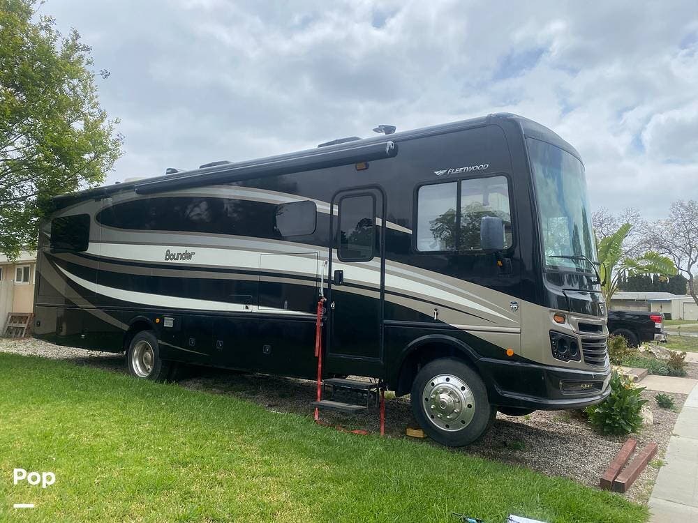 2016 Fleetwood Bounder 33C RV for Sale in Fullerton, CA 92831 | 445876 | RVUSA.com Classifieds