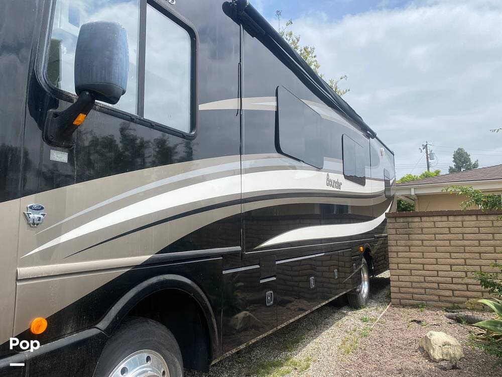 2016 Fleetwood Bounder 33C RV for Sale in Fullerton, CA 92831 | 445876 | RVUSA.com Classifieds