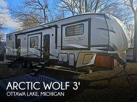 2022 Cherokee Arctic Wolf 3990 Suite