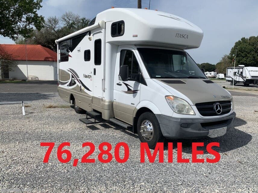 2011 Itasca Navion 24J