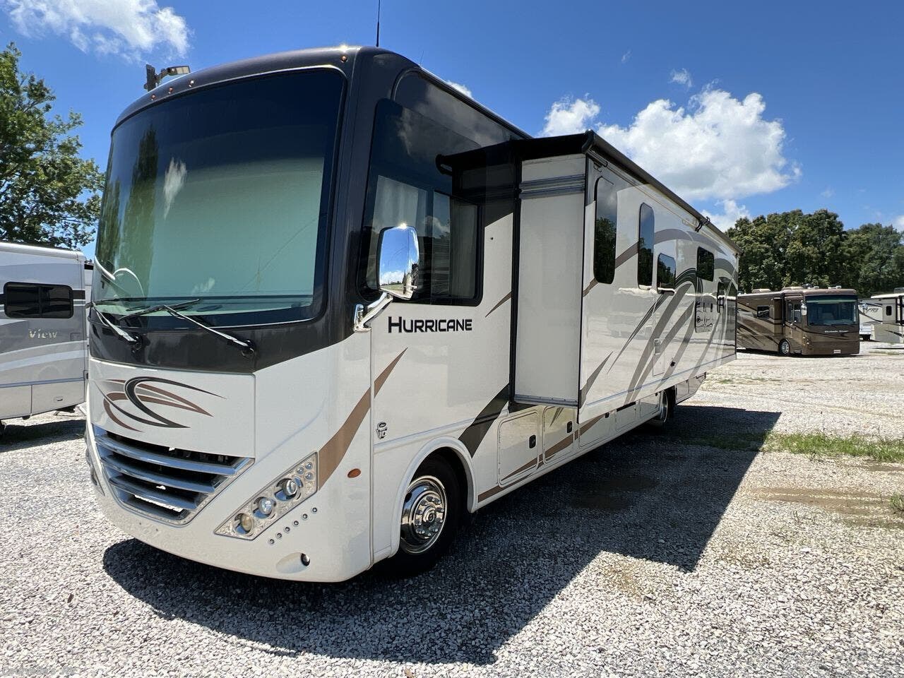 2019 Thor Motor Coach Hurricane 34J