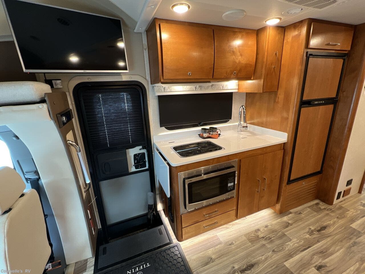 2019 Tiffin Wayfarer 24 FW