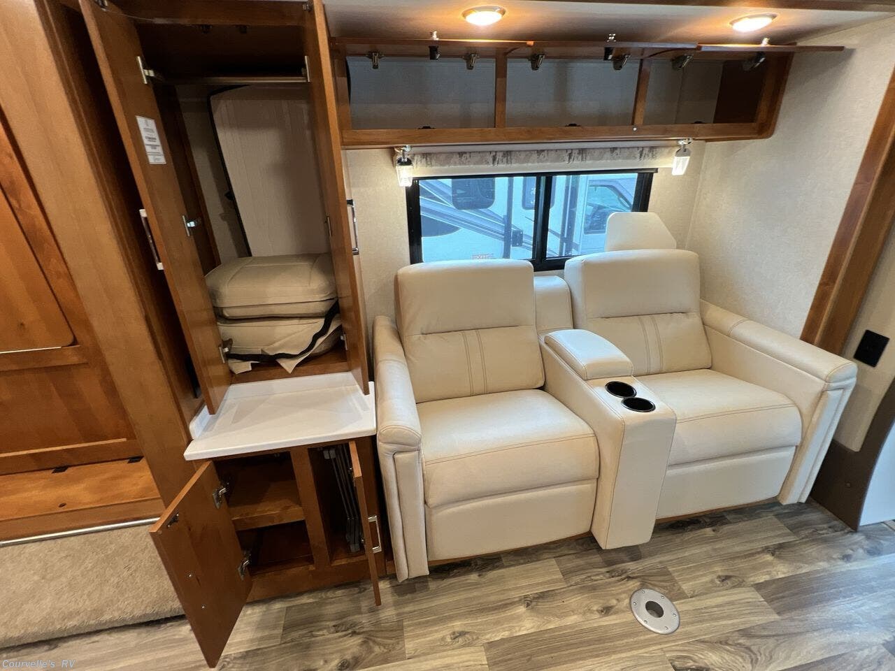 2019 Tiffin Wayfarer 24 FW