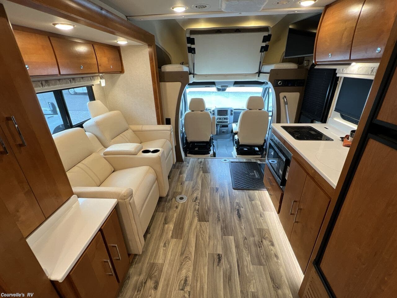 2019 Tiffin Wayfarer 24 FW