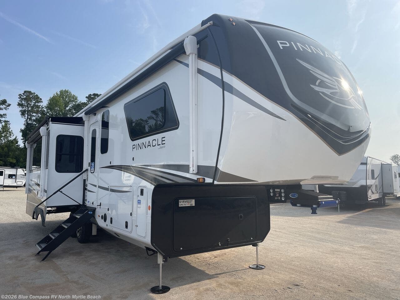 2025 Jayco Pinnacle 32RLTS RV for Sale in Longs, SC 29568 | T120737 ...
