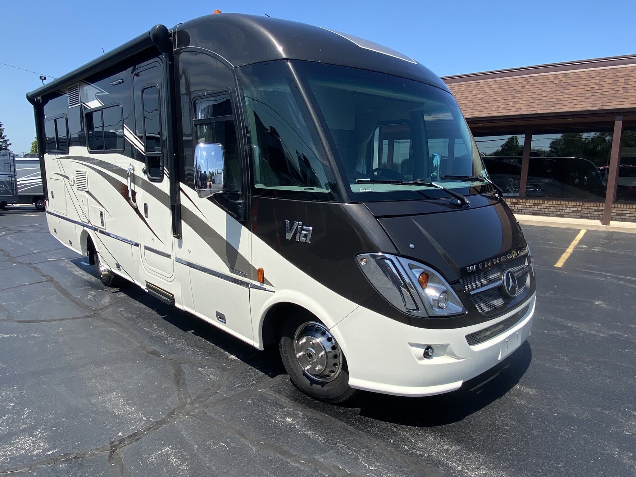 2017 Winnebago Via 25P