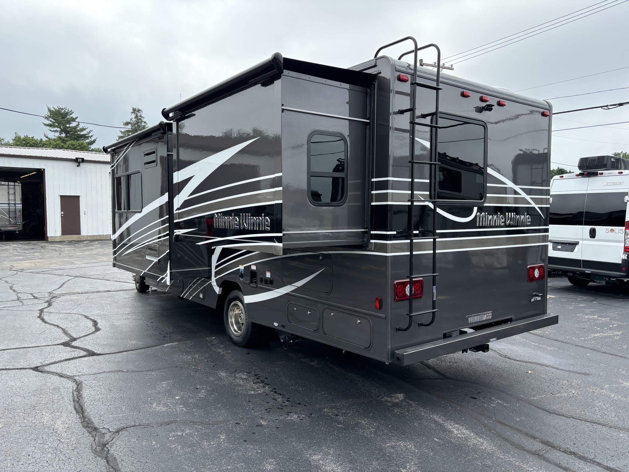 2025 Winnebago Minnie Winnie 26T