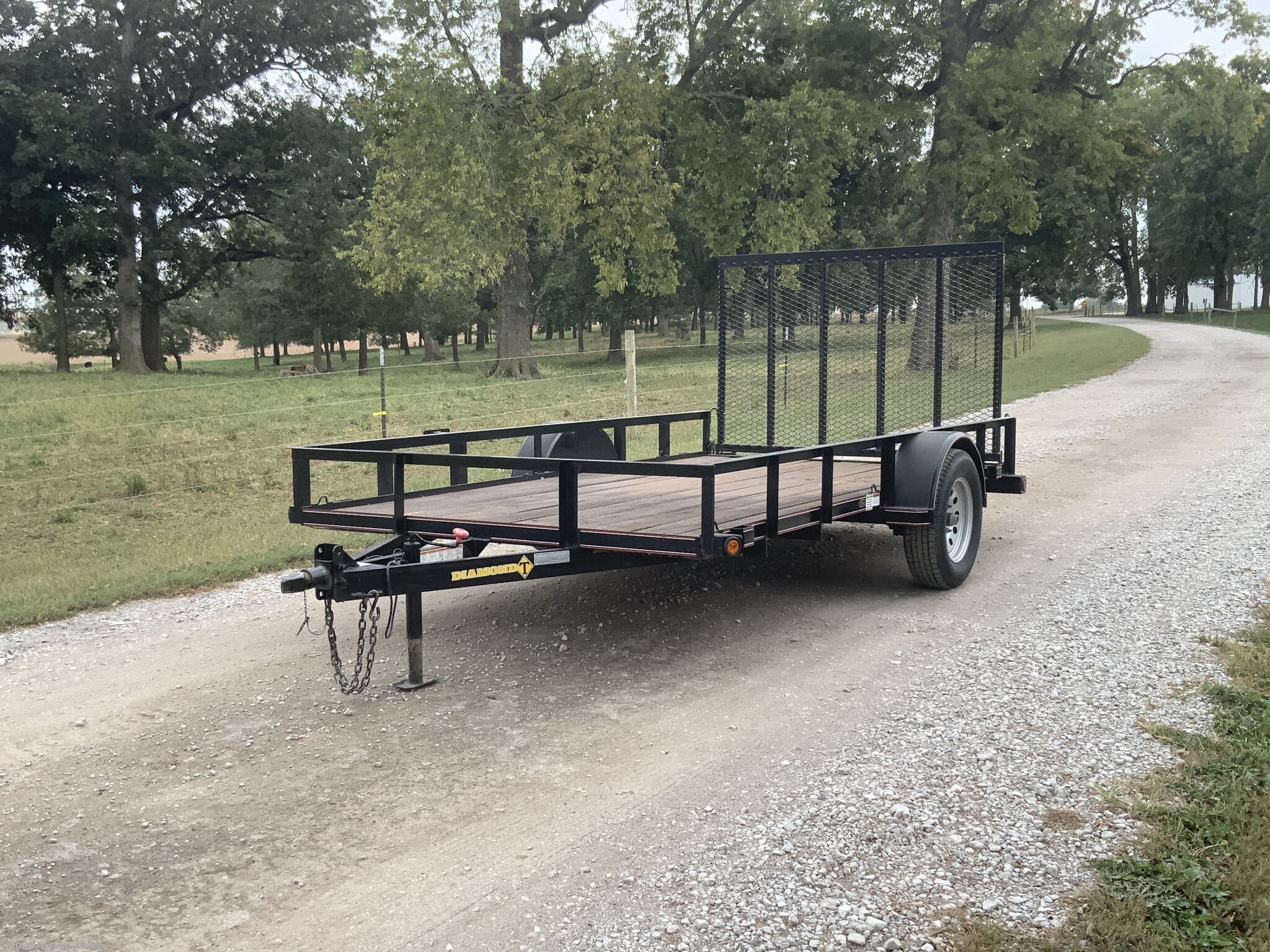 2021 Diamond T SA-320