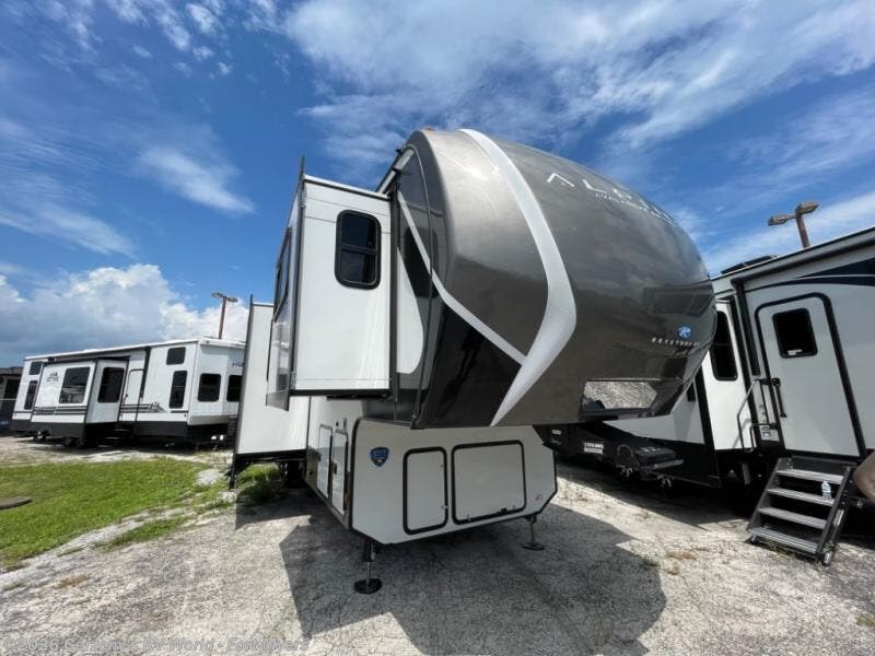 2025 Keystone Alpine Avalanche Edition 346FL RV for Sale in Port ...