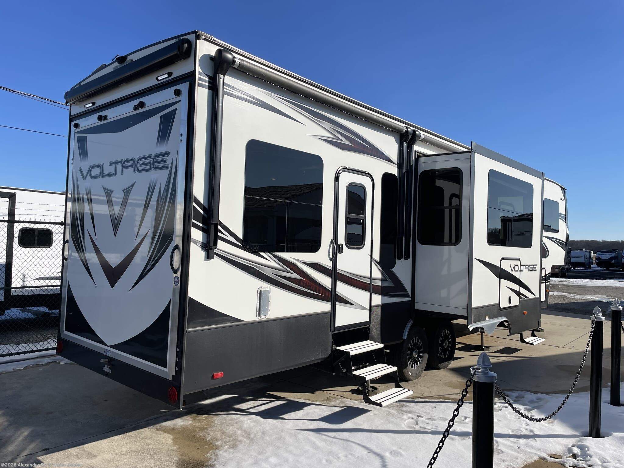 2018 Dutchmen Voltage V3605 RV for Sale in Clayton, DE 19938 | 990436 ...