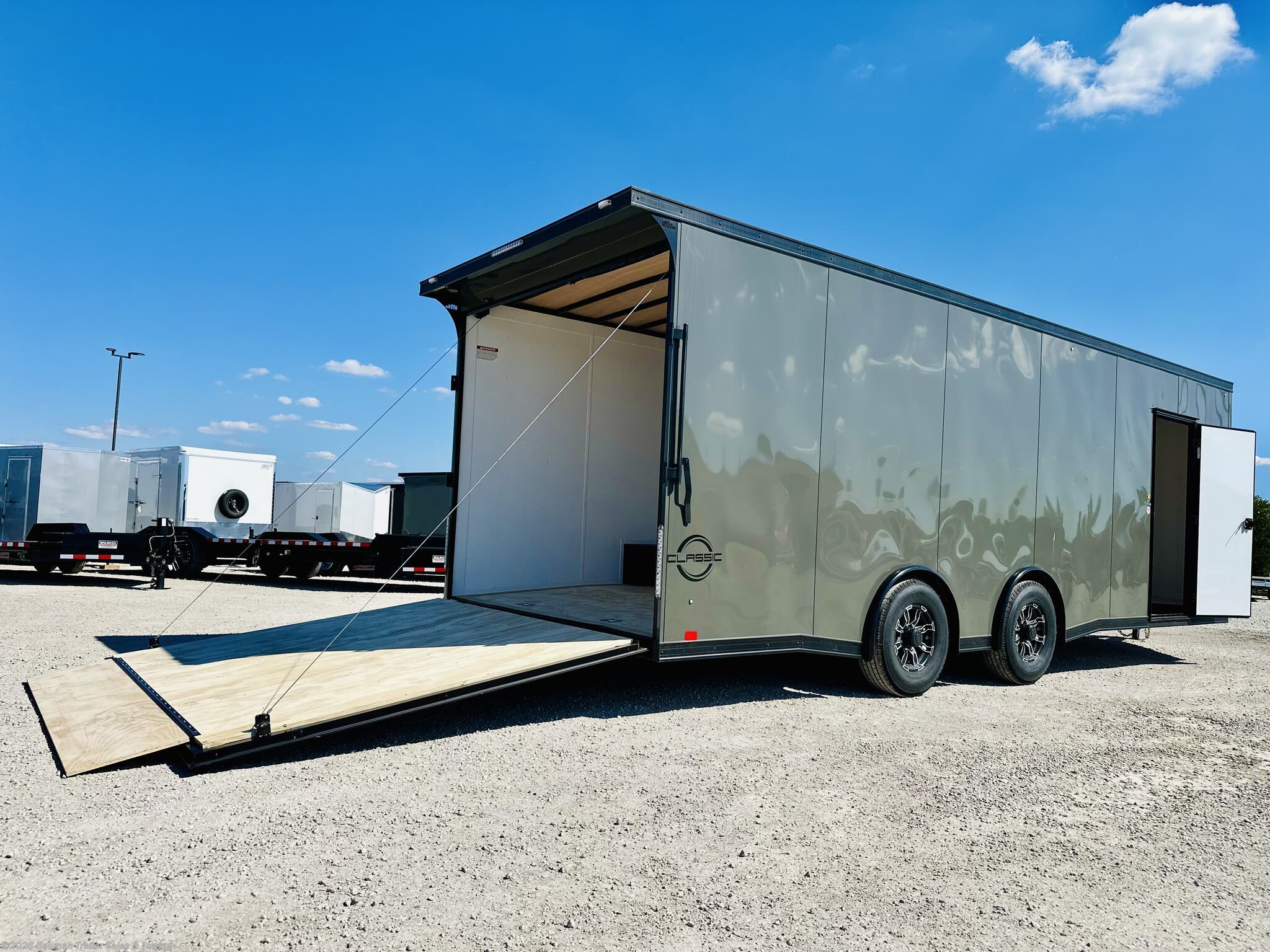 2025 United Trailers U Series 8.5X27 ENCLOSED CAR HAULER