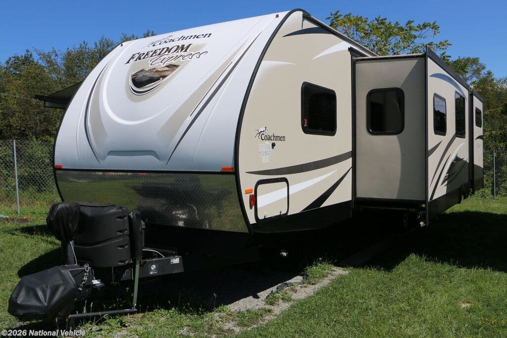 2017 Coachmen Freedom Express 312BHDS RV for Sale in Oakdale, PA 15071 ...