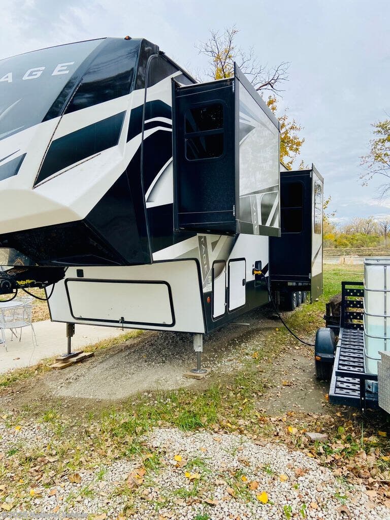 2021 Dutchmen Voltage Toy Hauler 4225 RV for Sale in Tabor, IA 51653 ...