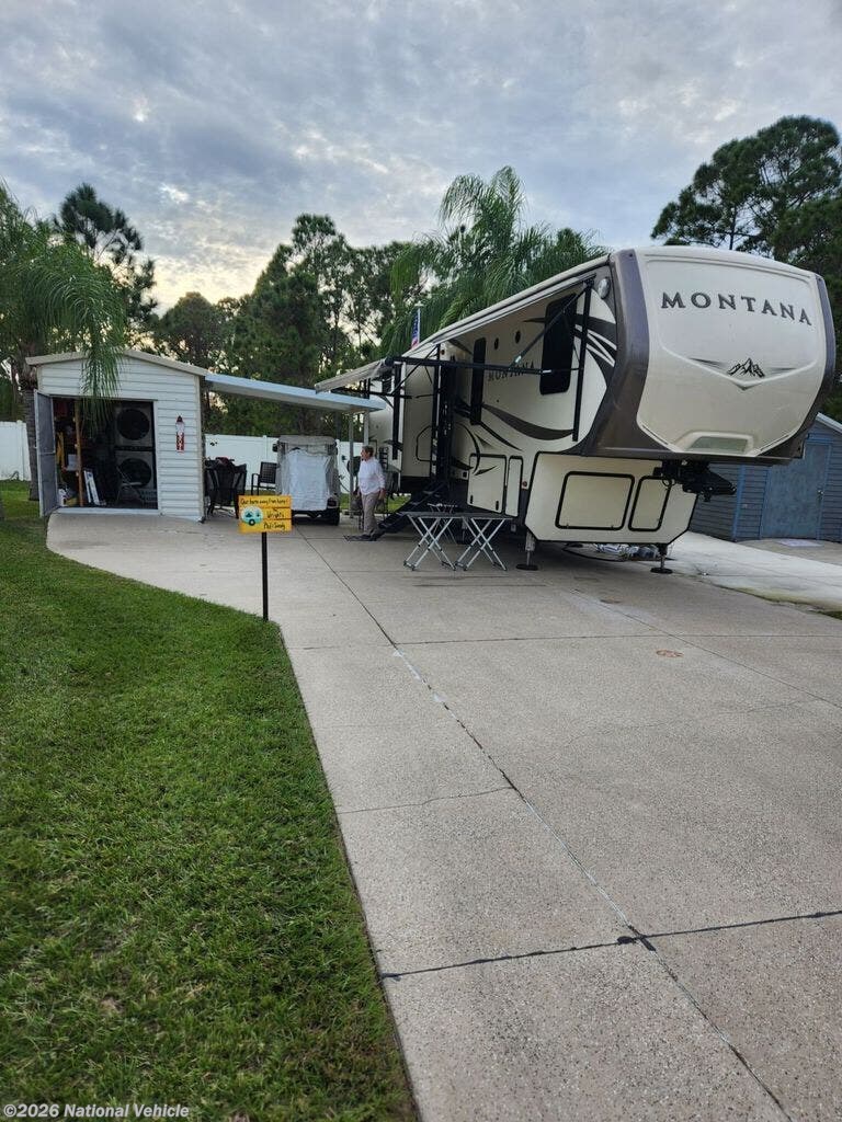2017 Keystone Montana 3160RL RV for Sale in Fairmount, IN 46928 ...