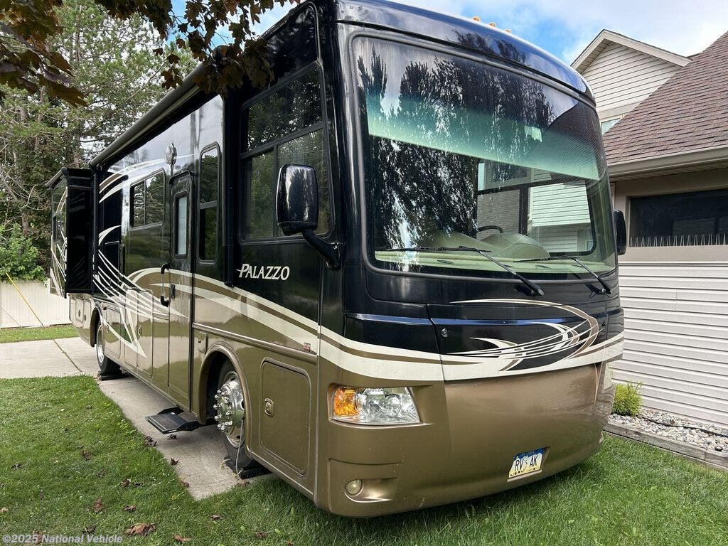 2013 Thor Motor Coach Palazzo 33.2 RV for Sale in Fenton, MI 48430 | C67168826 | RVUSA.com ...