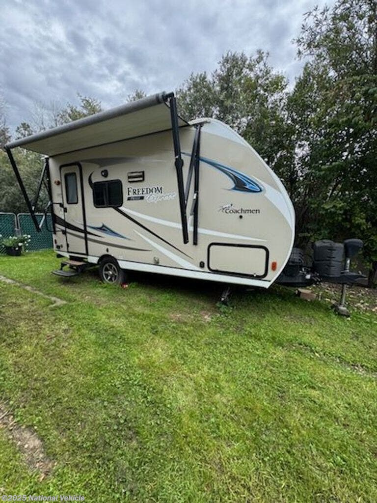 2019 Coachmen Freedom Express Pilot 19FBS RV for Sale in Fair Oaks, CA ...