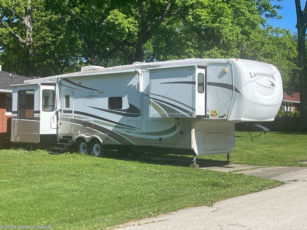 2010 Heartland Landmark Oakmont RV for Sale in Decatur, IL 62526 ...