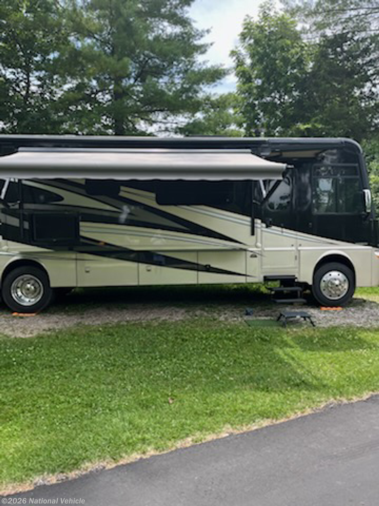 2015 Winnebago Adventurer 38Q #C39176744 - For Sale in Faribault, MN