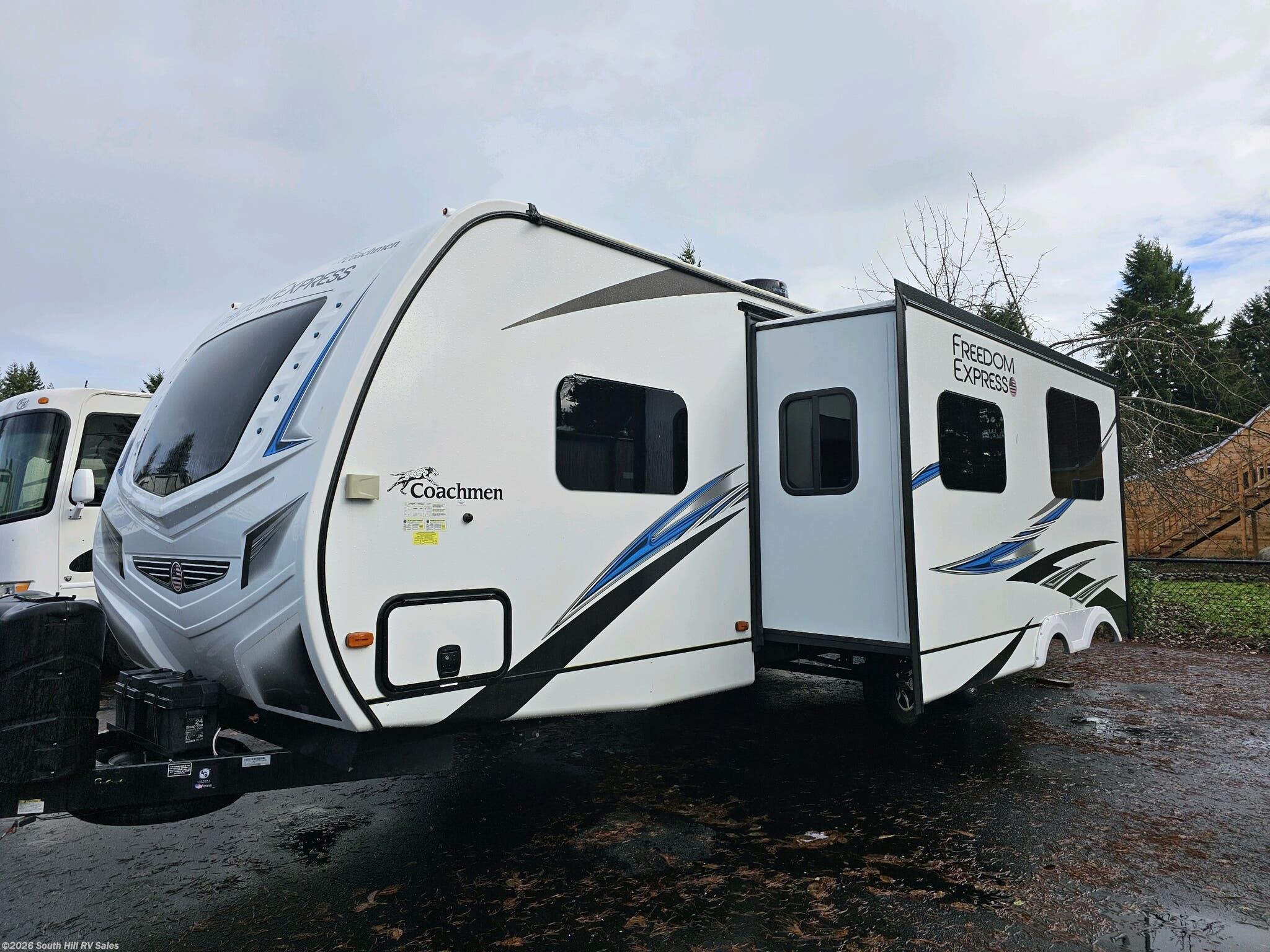 2021 Coachmen Freedom Express Liberty Edition 292BHDSLE