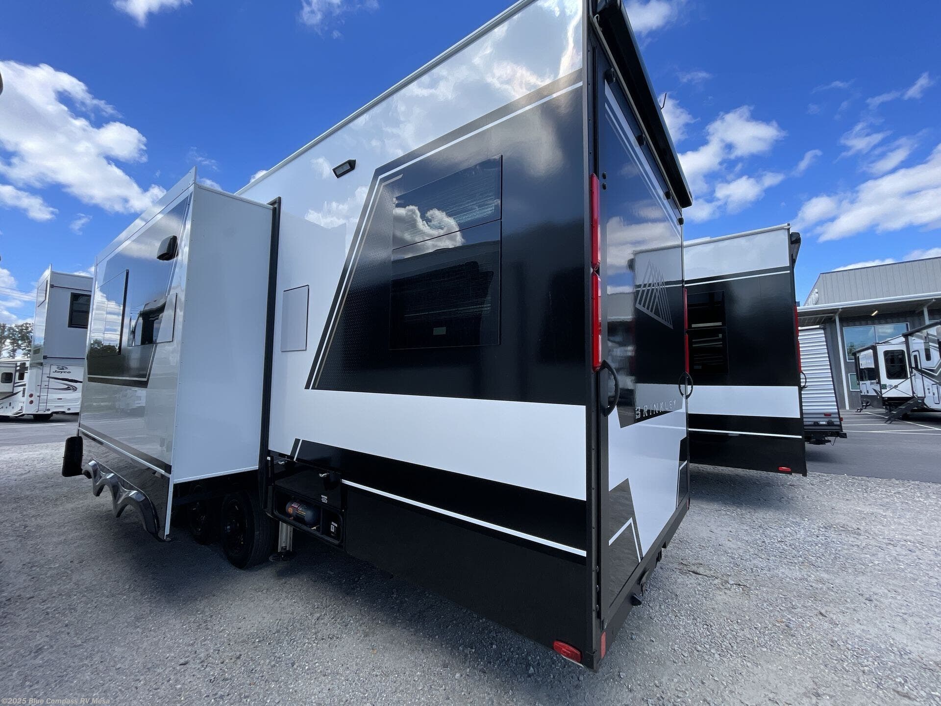 2025 Brinkley RV Model G 3250 RV for Sale in Mesa, AZ 85202 | T116748 | RVUSA.com Classifieds