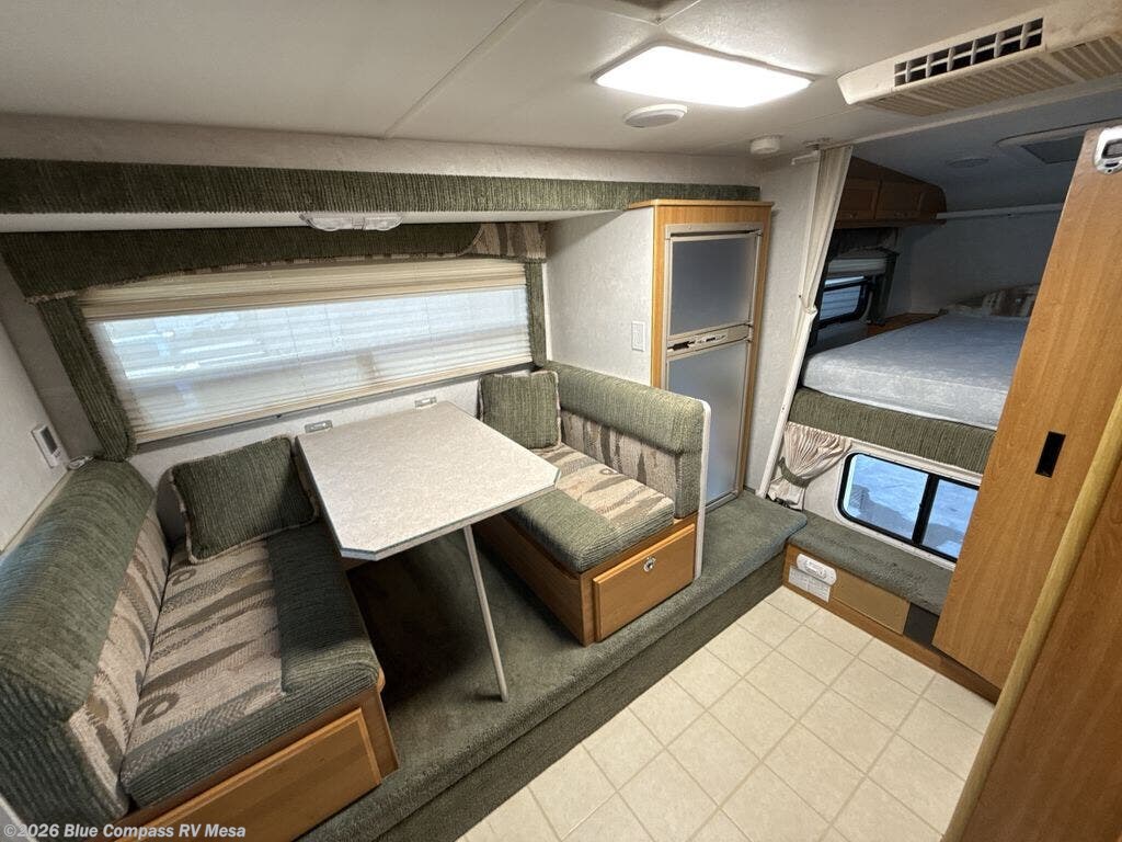 2004 Lance Lance 981 RV for Sale in Mesa, AZ 85202 | CT360173 | RVUSA ...