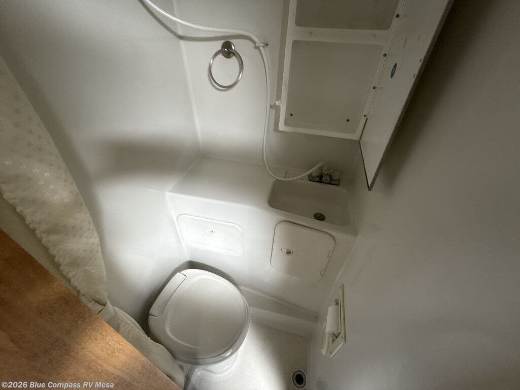 2004 Lance Lance 981 RV for Sale in Mesa, AZ 85202 | CT360173 | RVUSA ...