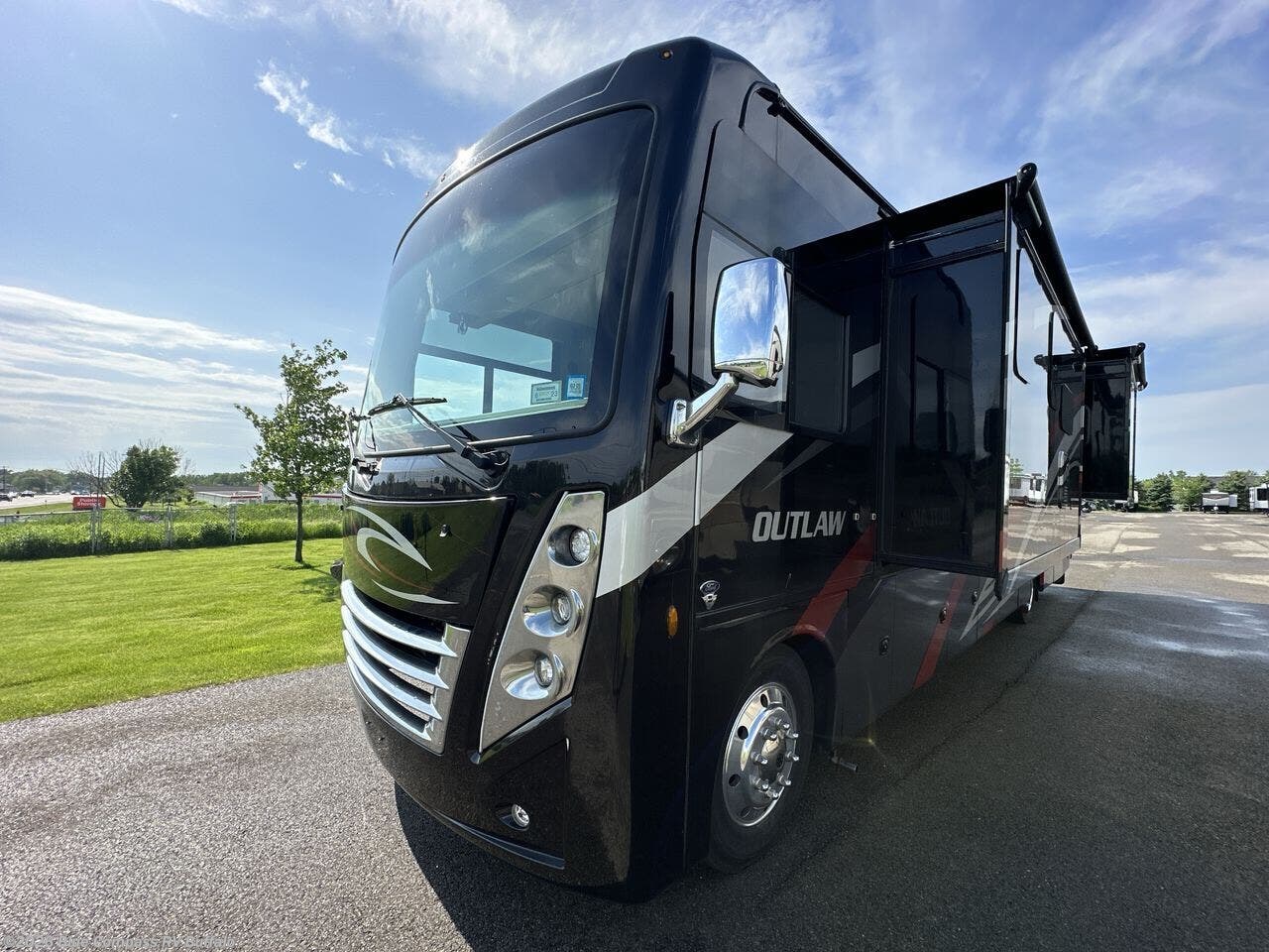 2021 Thor Motor Coach Outlaw 38KB RV for Sale in West Seneca, NY 14224 ...
