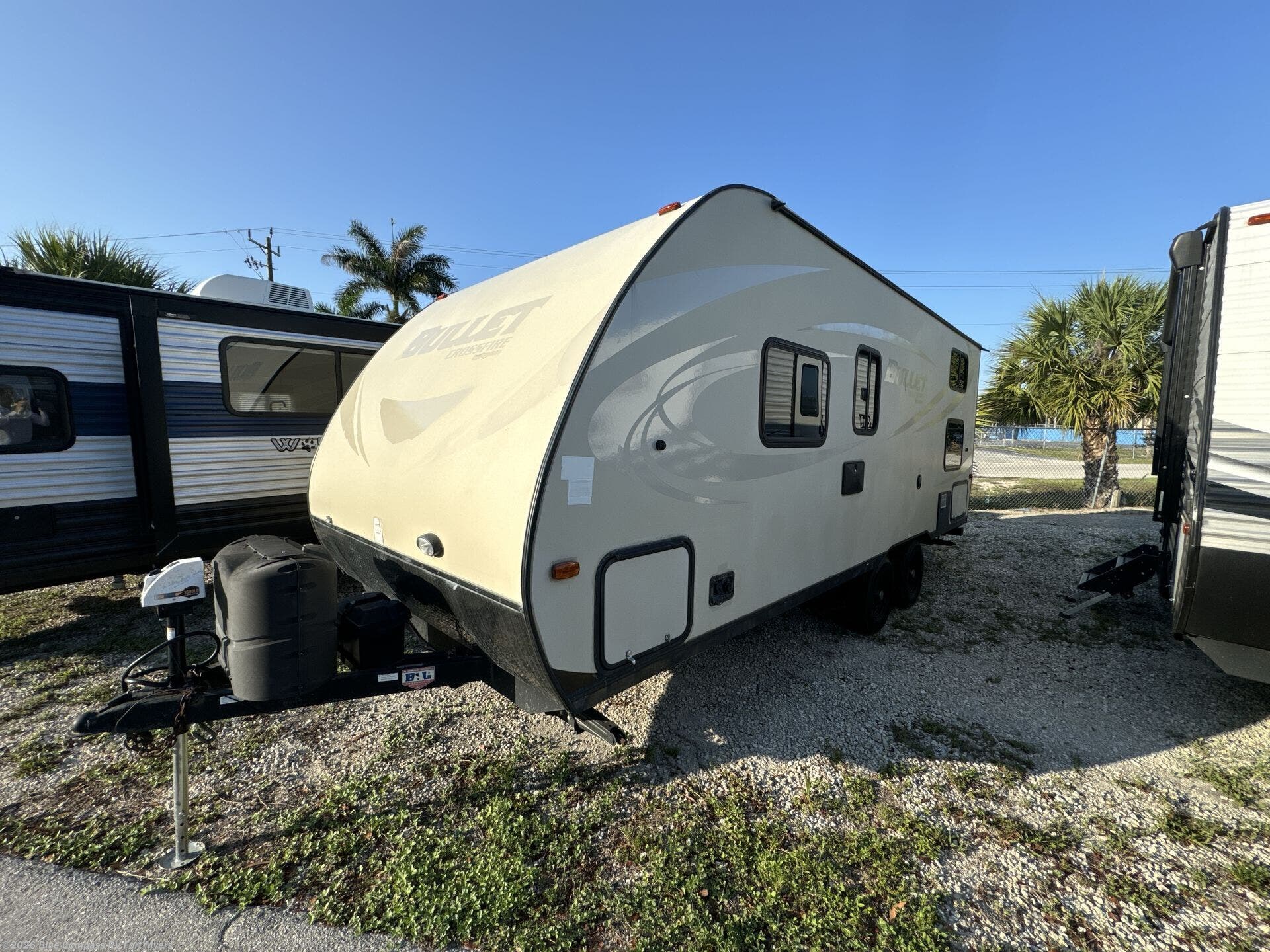 2017 Keystone Bullet Crossfire 2070bh Bullet #UT110837 - For Sale in ...