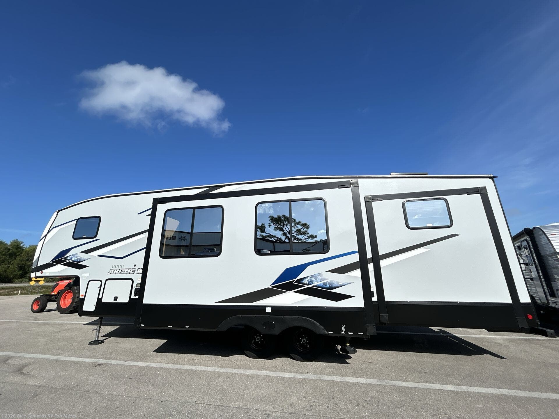 2023 Forest River Cherokee Arctic Wolf 321BH RV for Sale in Fort Myers ...