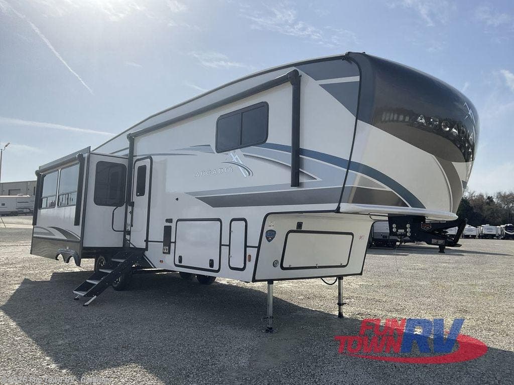2025 Keystone Arcadia 3260RL RV for Sale in Giddings, TX 78942 | 211835 ...