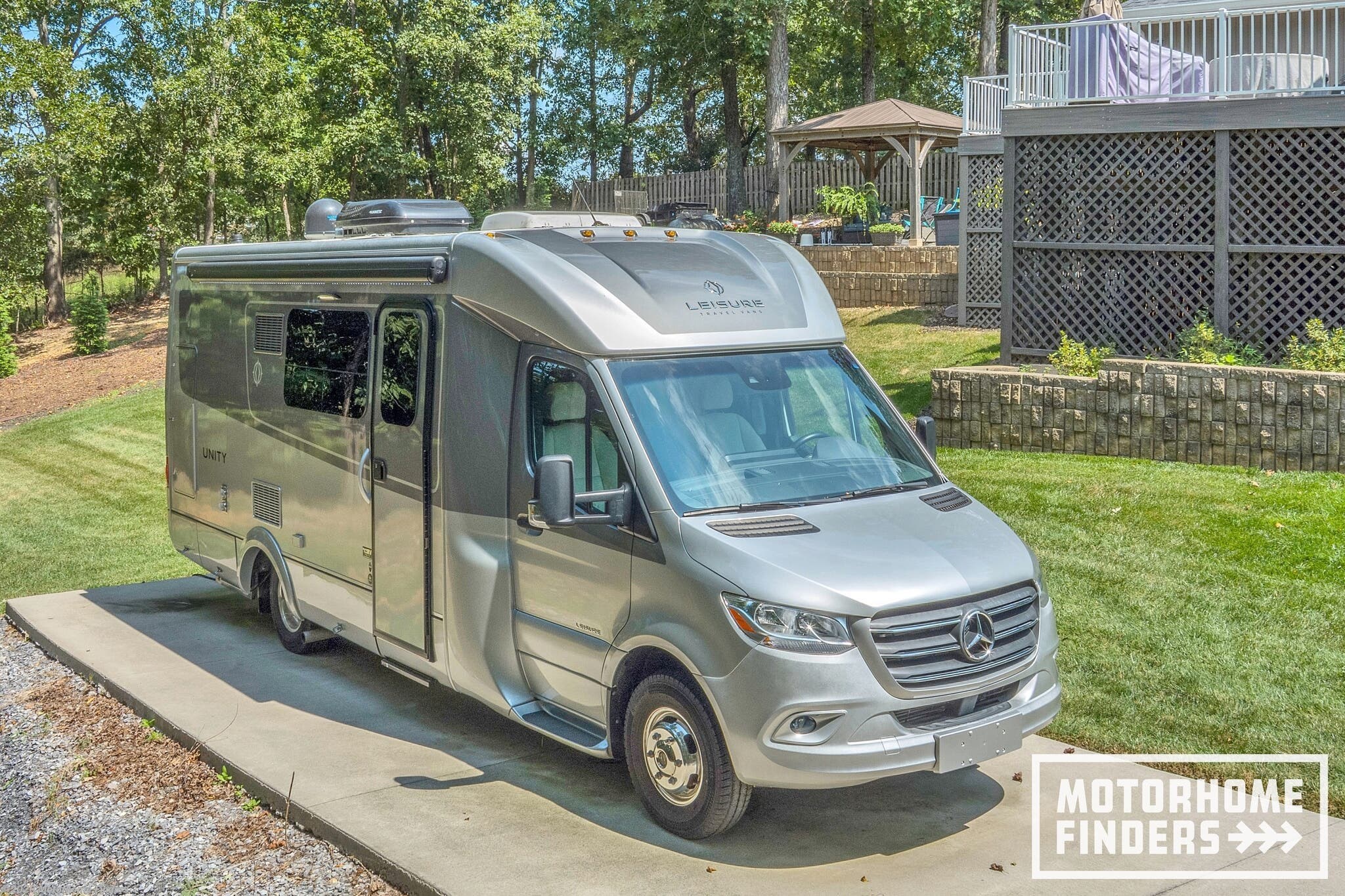 2020 Leisure Travel Unity U24MB