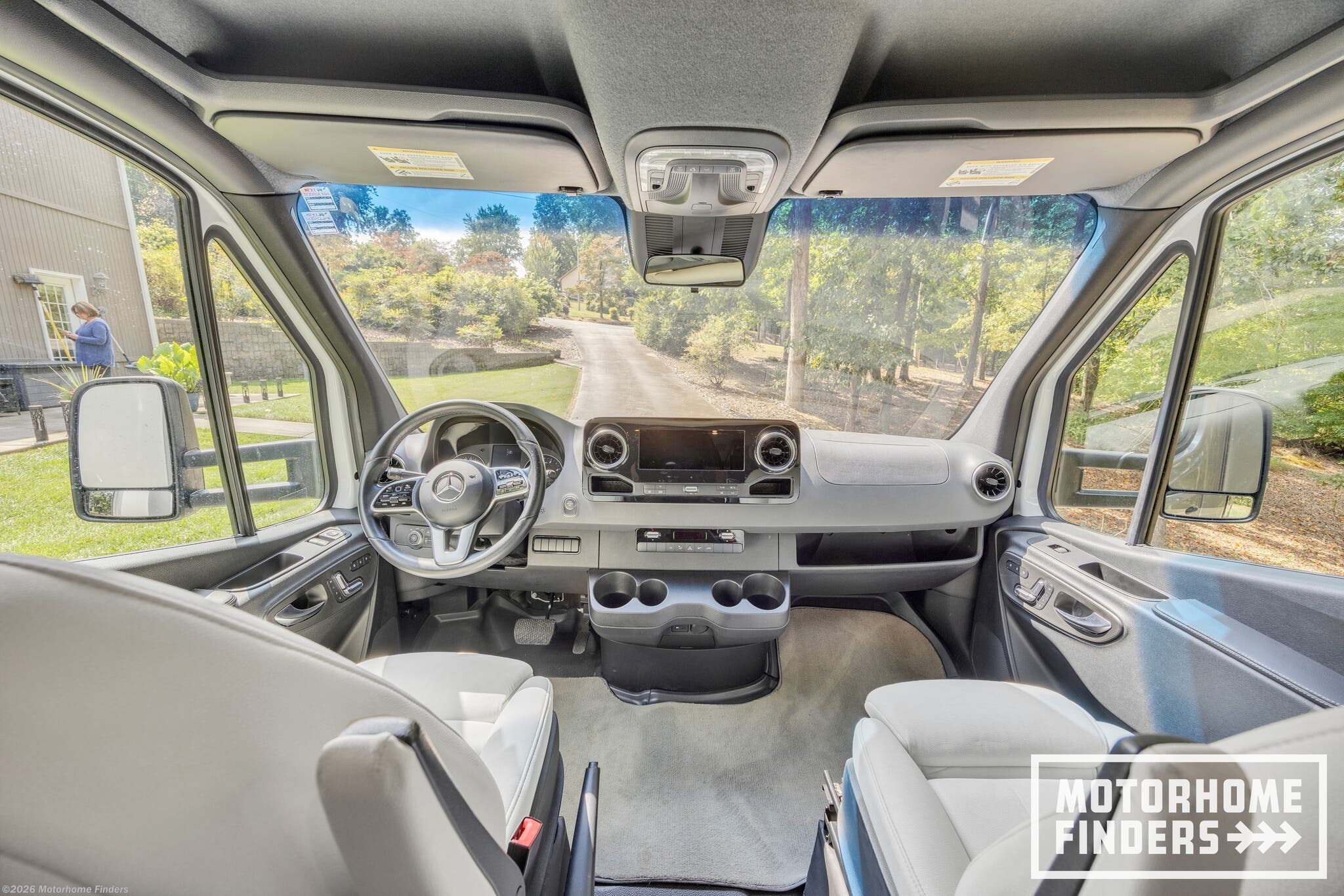 2020 Leisure Travel Unity U24MB