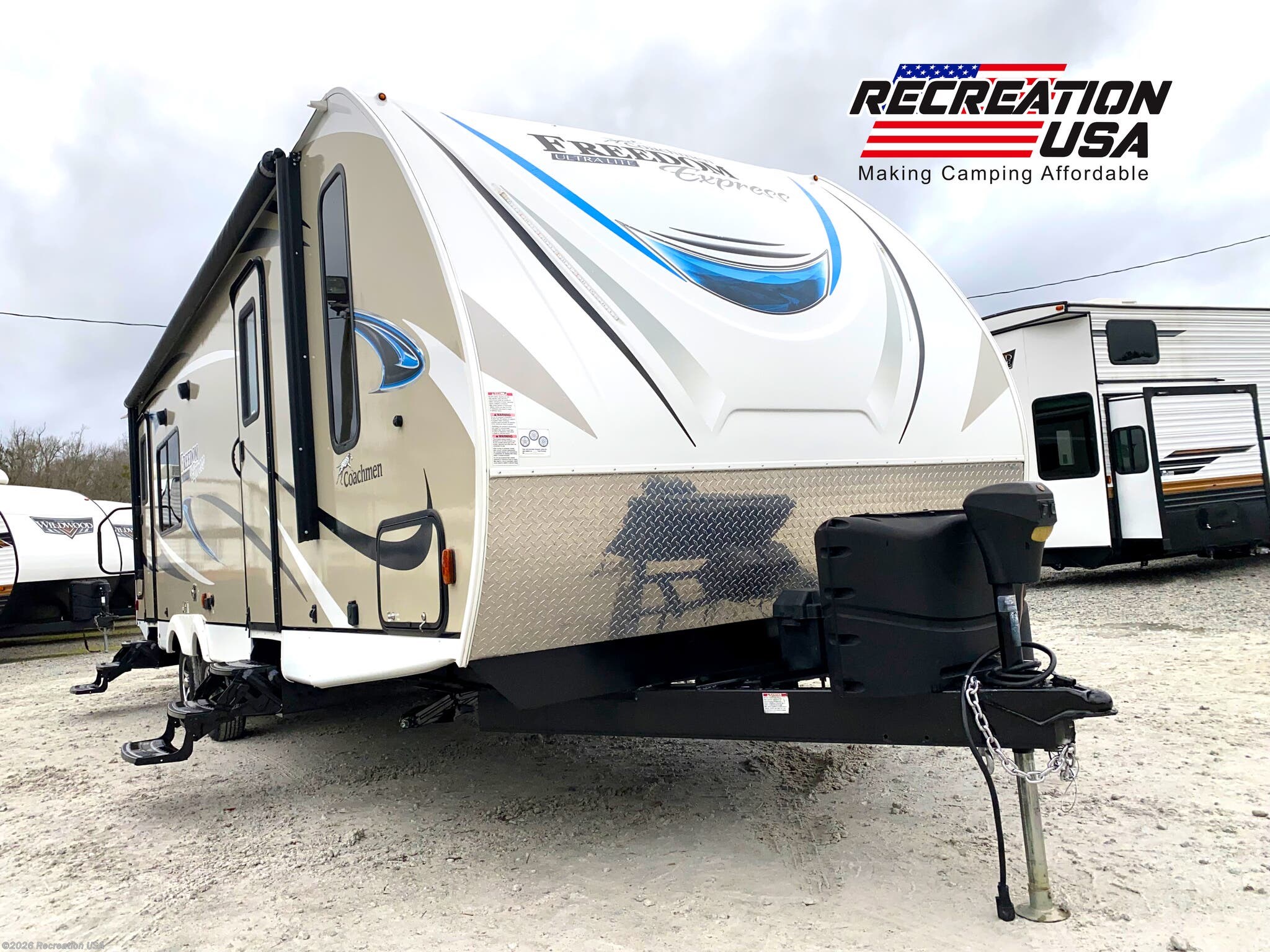 2018 Coachmen Freedom Express 276RKDS REAR KITCHEN, BED ON SLIDE TRAVEL ...