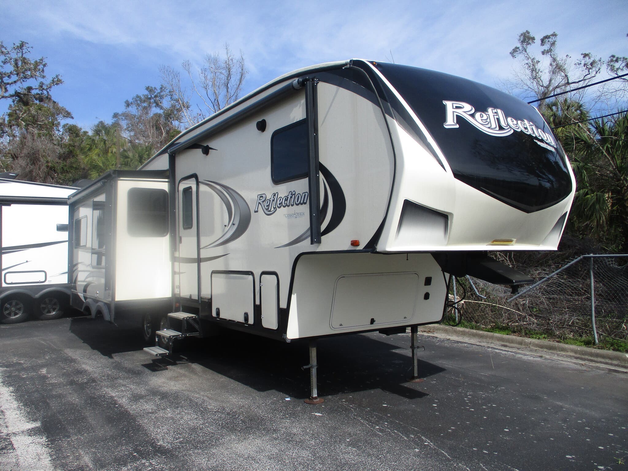 2018 Grand Design Reflection 303RLS