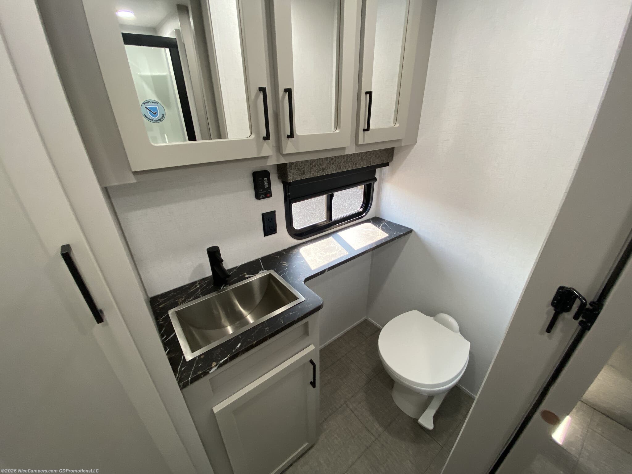 2025 Recreation by Design Bay Point 33 DLP