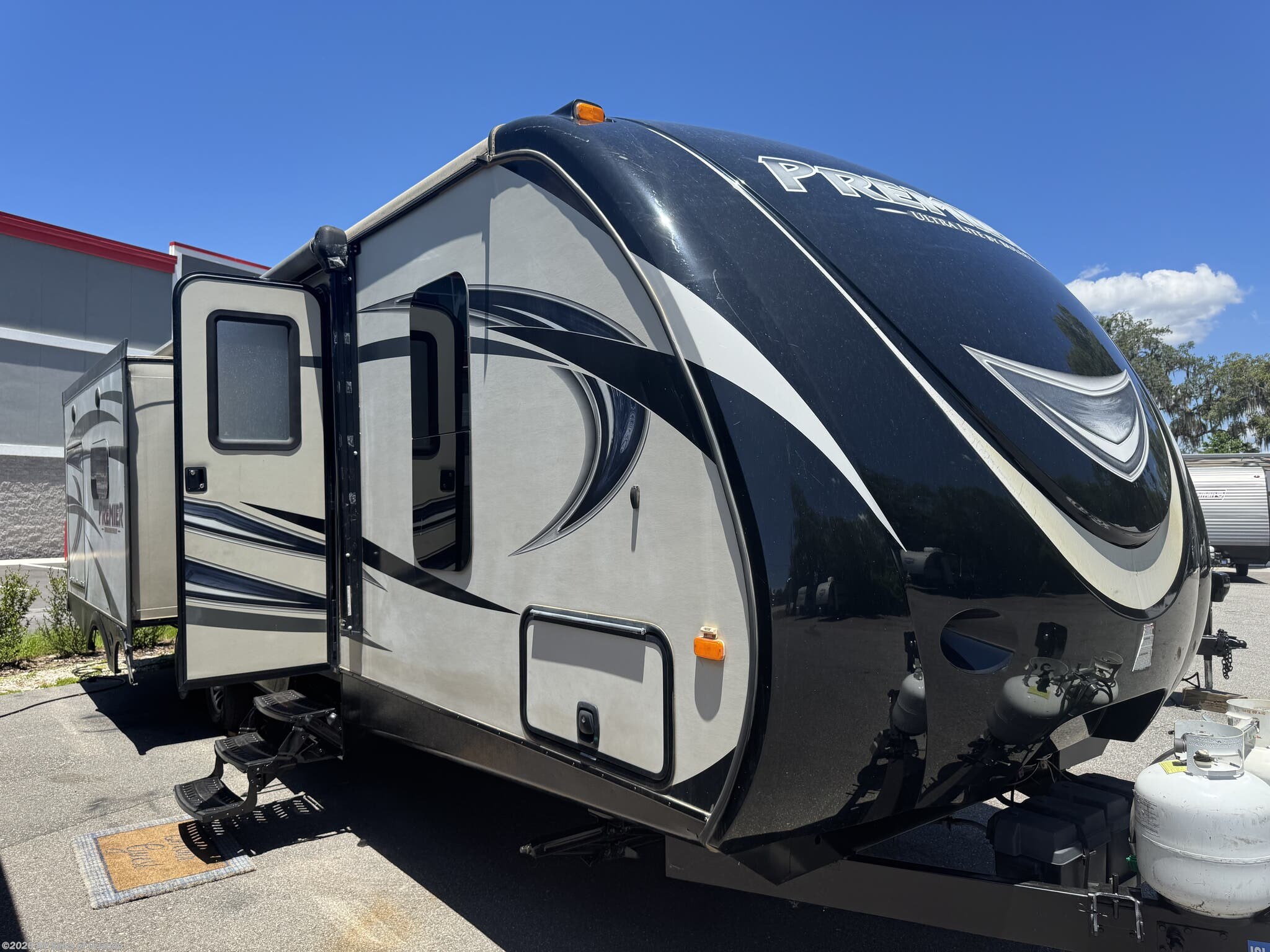 2015 Keystone Premier Ultra Lite 30RIPR