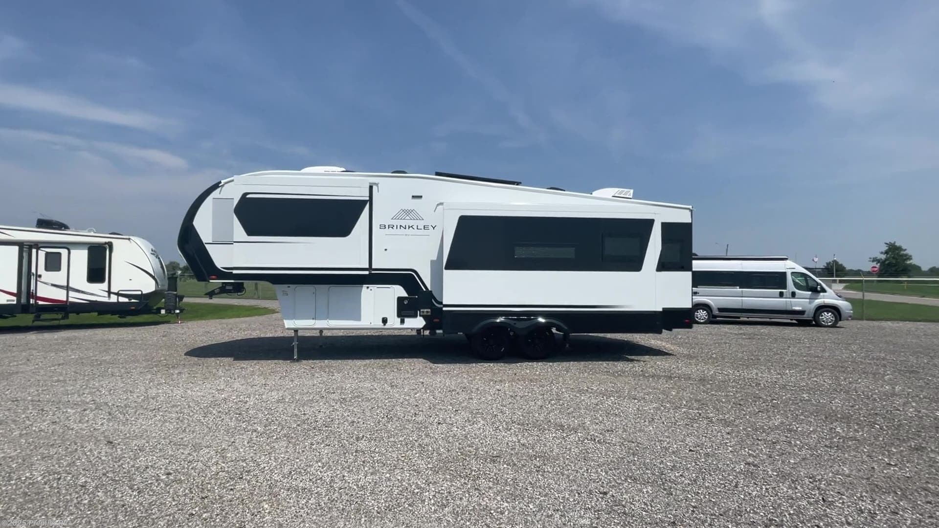 2025 Brinkley RV Model Z 2900 RV for Sale in Blue Grass, IA 52726 | 2341 | RVUSA.com Classifieds