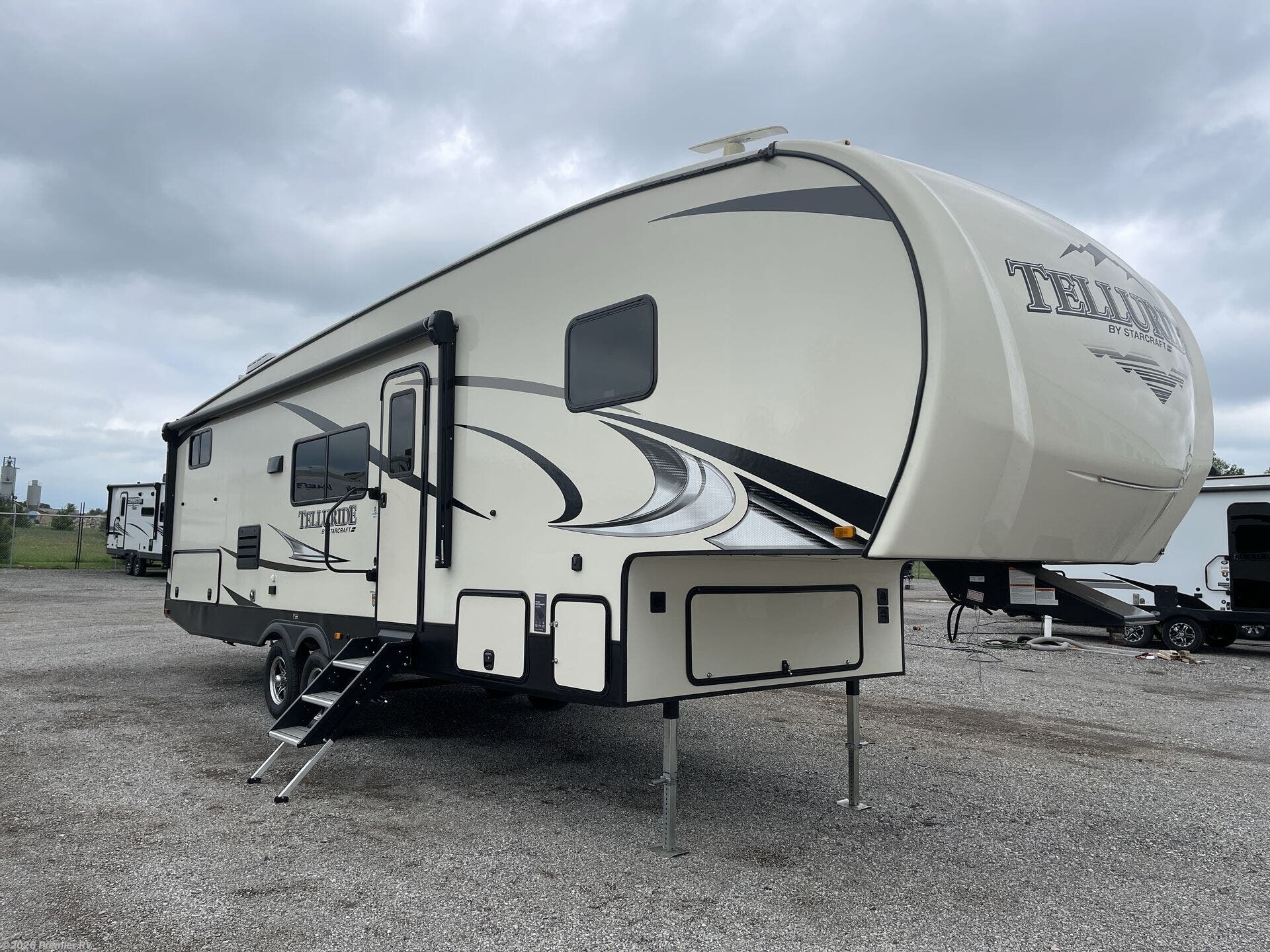2021 Starcraft Telluride 297BHS #2303 - For Sale in Blue Grass, IA