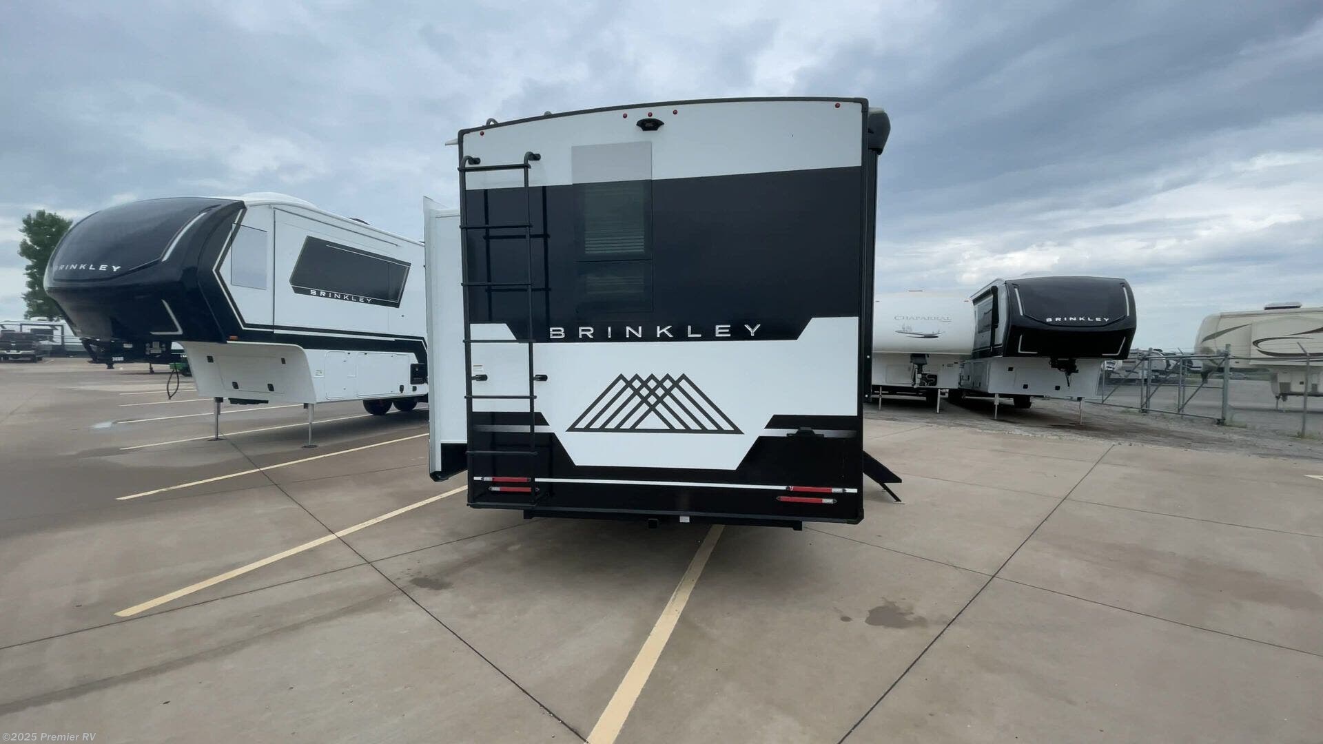 2026 Brinkley RV Model I 235 RV for Sale in Blue Grass, IA 52726 | 2832 | RVUSA.com Classifieds