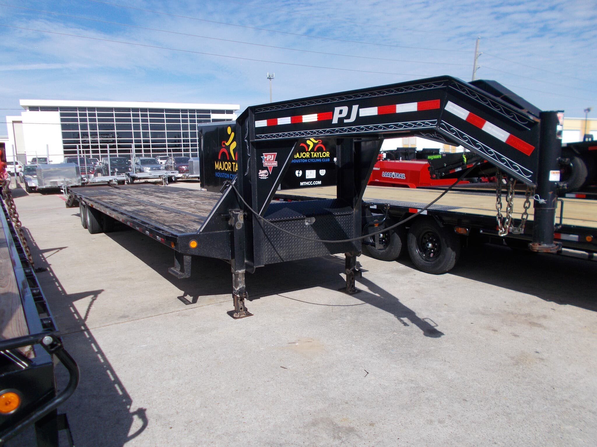 2019 PJ Trailers Gooseneck USED PJ 102X36 GOOSENECK Trailer 25K GVWR